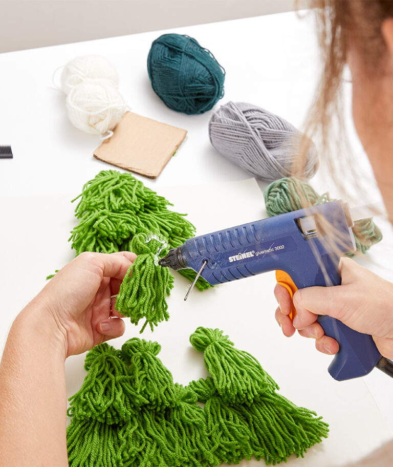 Weihnachtliches Bild mit Tanne DIY - mömax blog