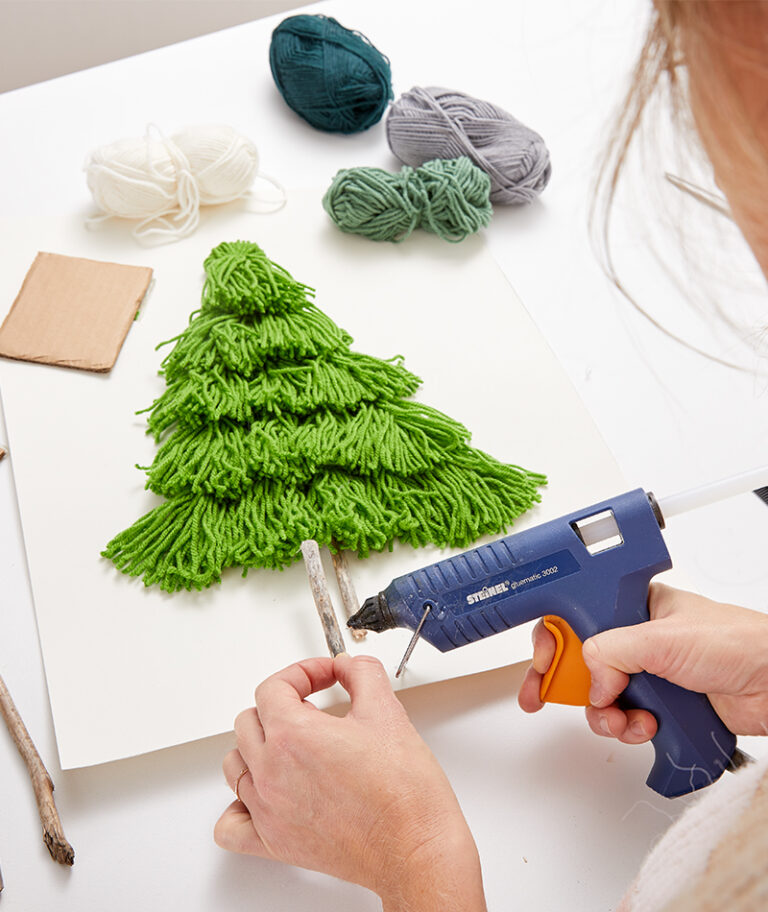 Weihnachtliches Bild mit Tanne DIY - mömax blog