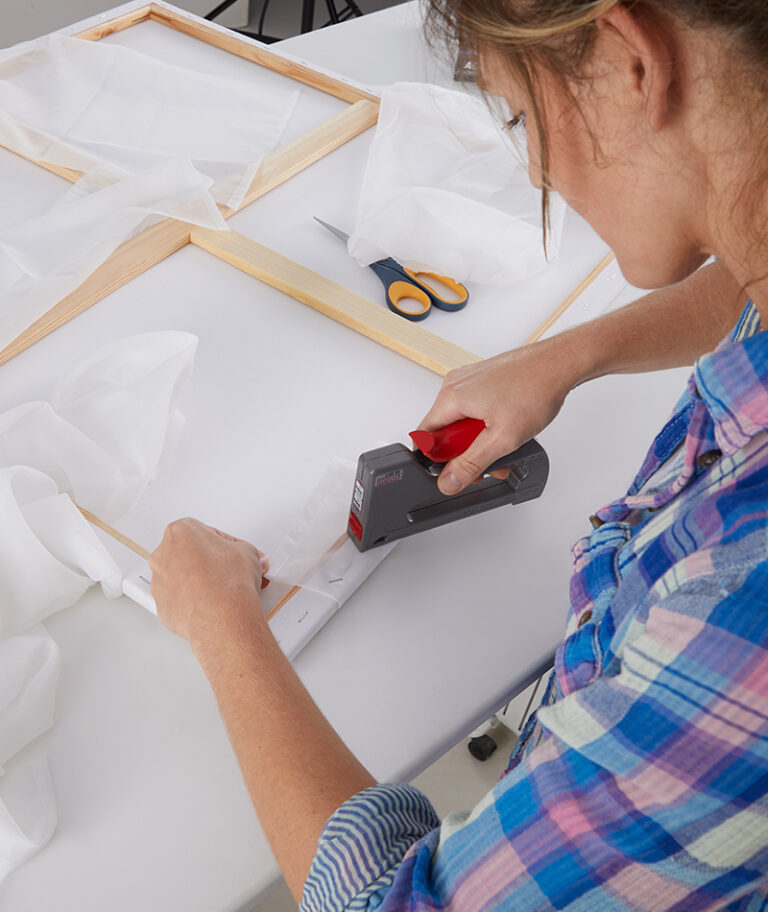 Leinwand mit Stoff gestalten - mömax blog